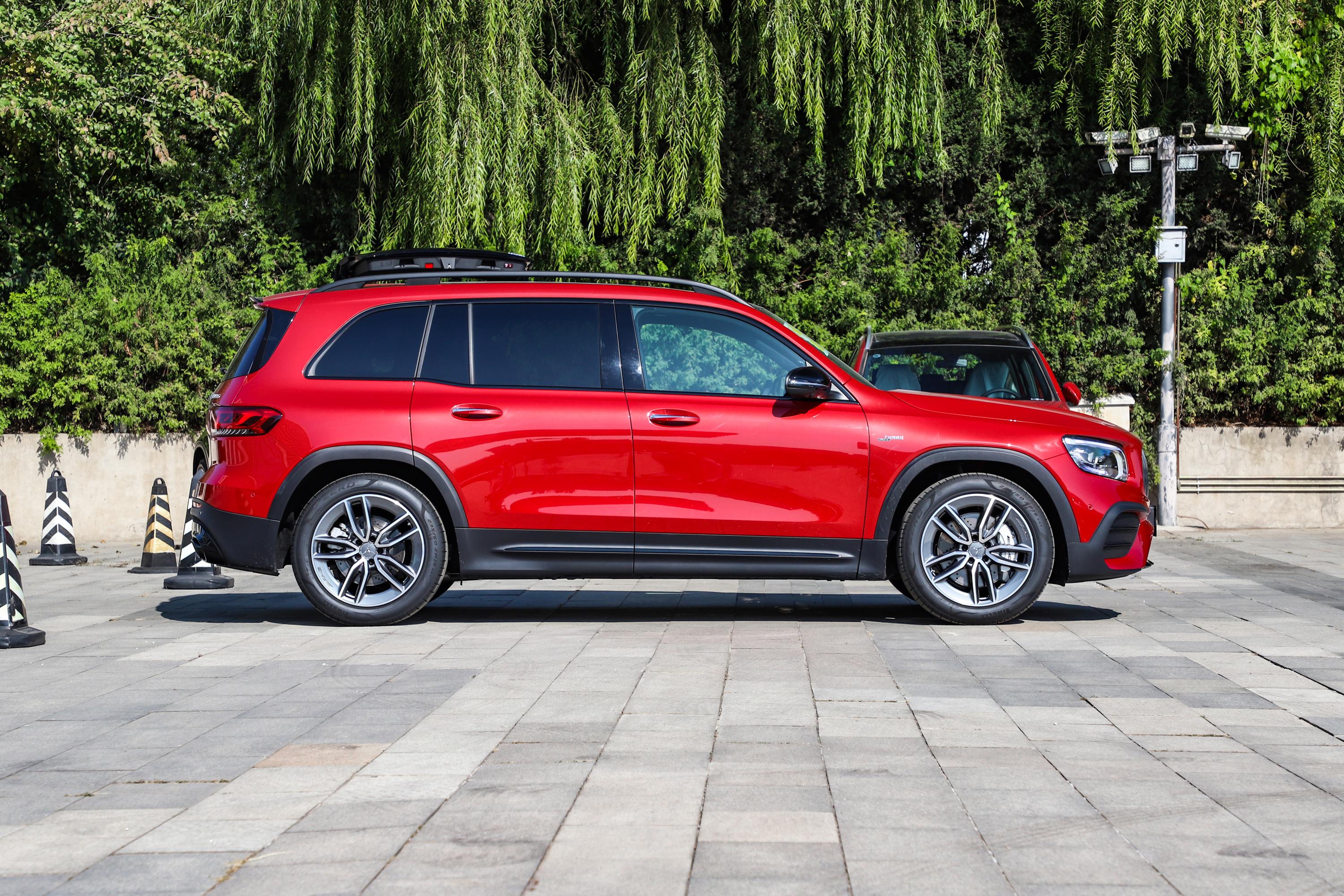 全新奔驰GLB AMG配2.0T发动机，奔驰又火了_易车