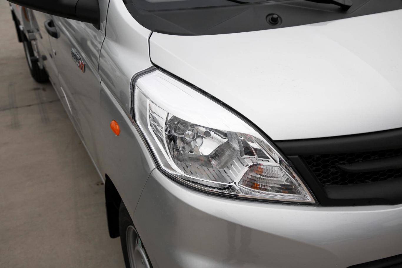 【祥菱VV1 1.6L 手动挡 双排栏板微卡 国VI大灯侧45度俯拍图片-汽车图片大全】-易车