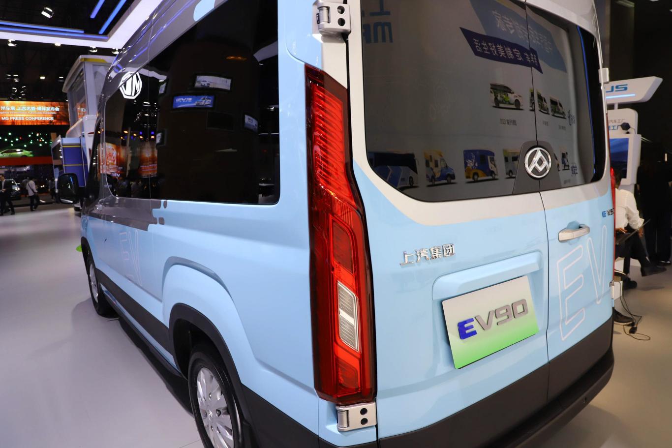 【新途EV90非营运版客车 加长轴 88.55kWh 14座外观图片-汽车图片大全】-易车