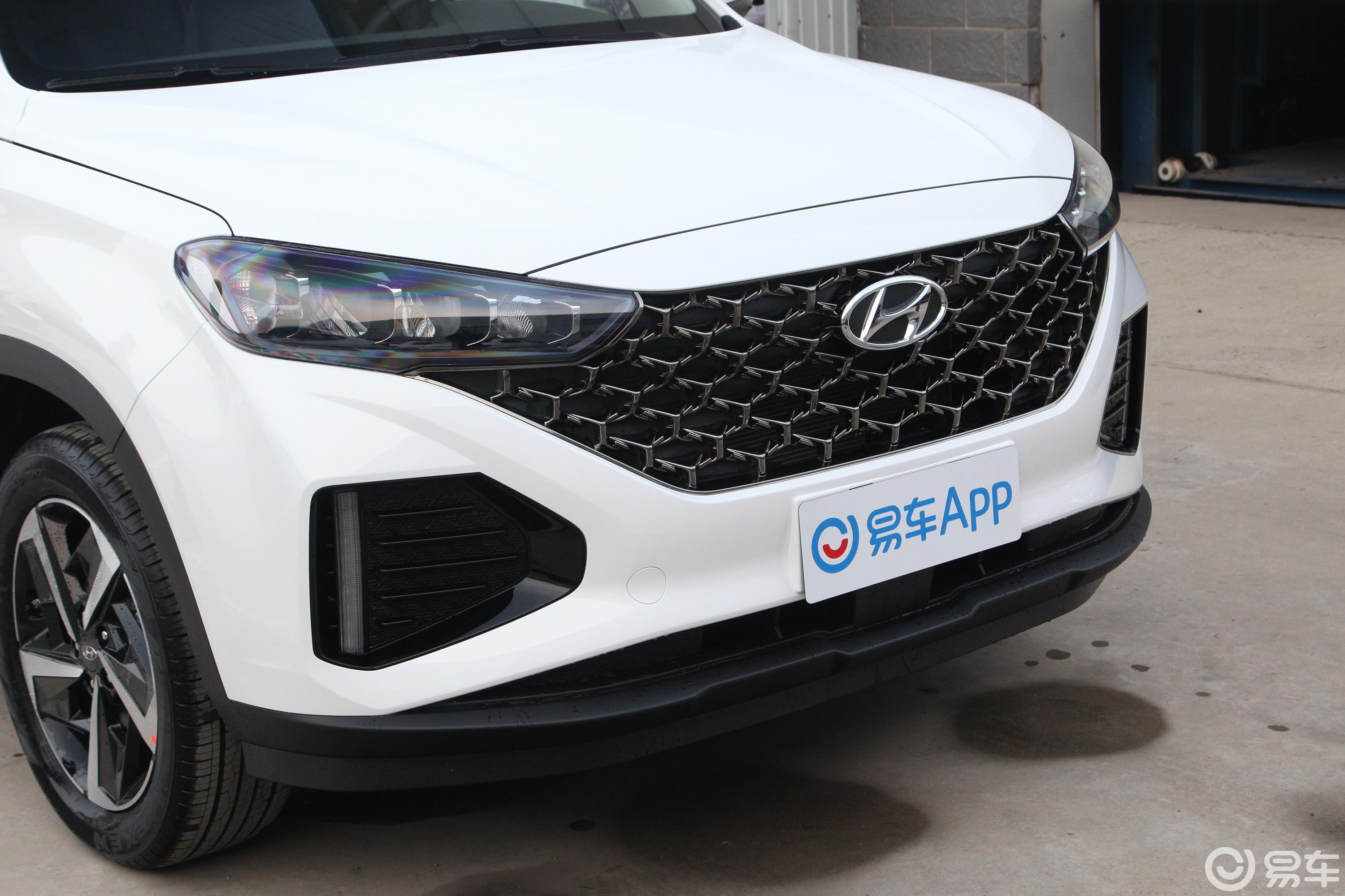 【现代ix352.0L 自动 两驱 领先版GLS前格栅侧俯拍图片-汽车图片大全】-易车