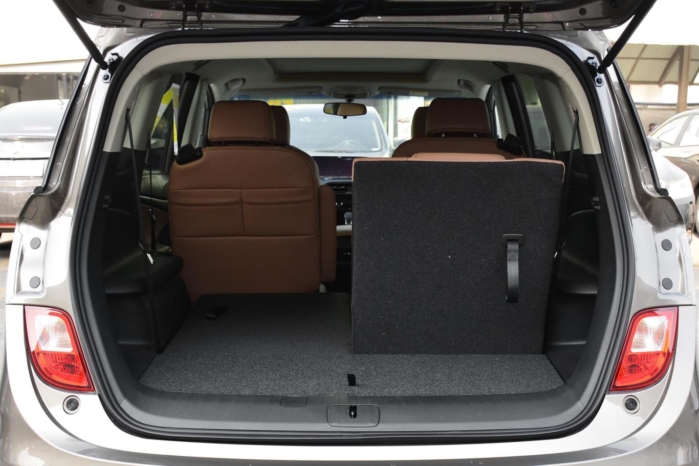 【别克GL6轻混 323T 互联豪华型后备厢图片-汽车图片大全】-易车