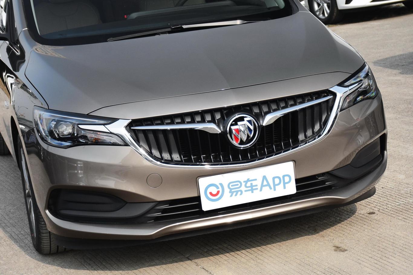 【别克GL6轻混 323T 互联豪华型前格栅侧俯拍图片-汽车图片大全】-易车