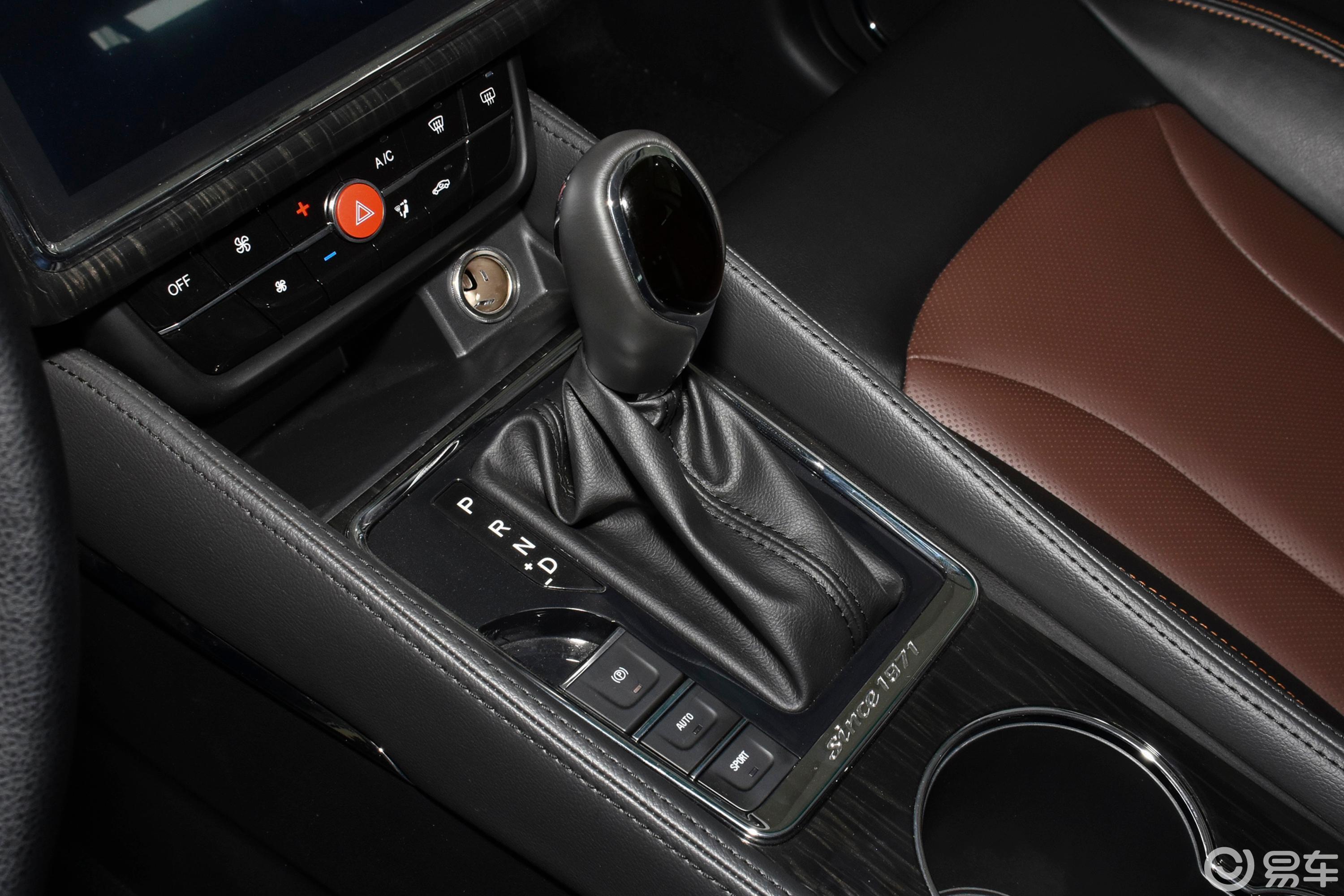 【SWM斯威X71.5T 手自一体 智云版 7座换挡杆图片-汽车图片大全】-易车