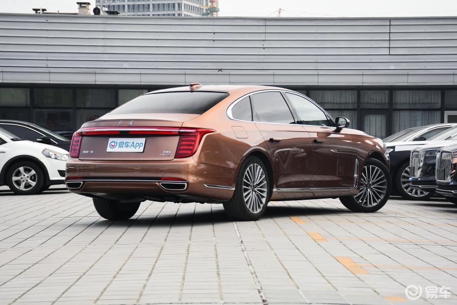 【红旗H92020款2.0T 智联旗畅版侧后45度车头向右水平汽车图片-汽车图片大全】-易车