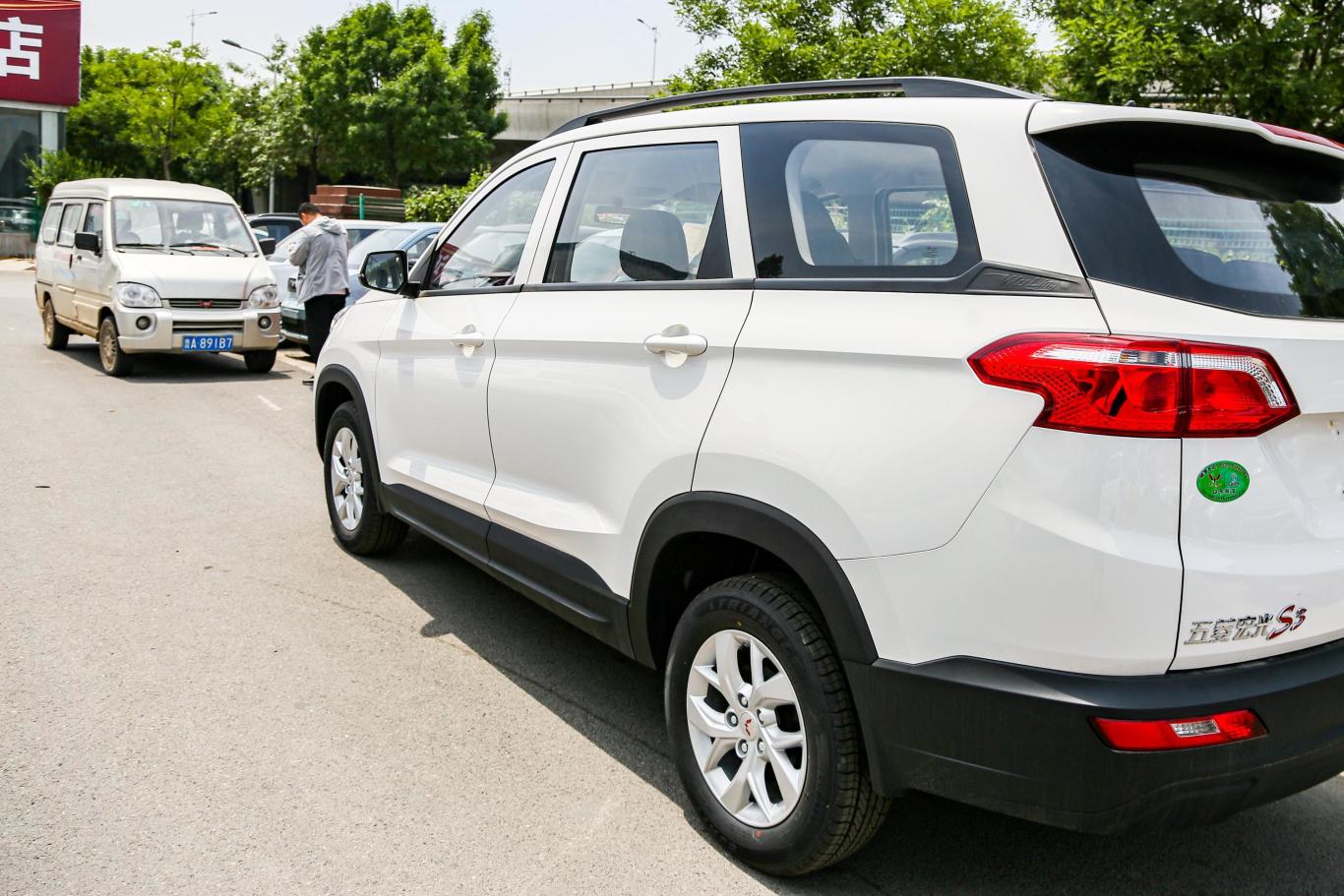 【五菱宏光S31.5T 手动 标准型 国VI外观细节图片-汽车图片大全】-易车