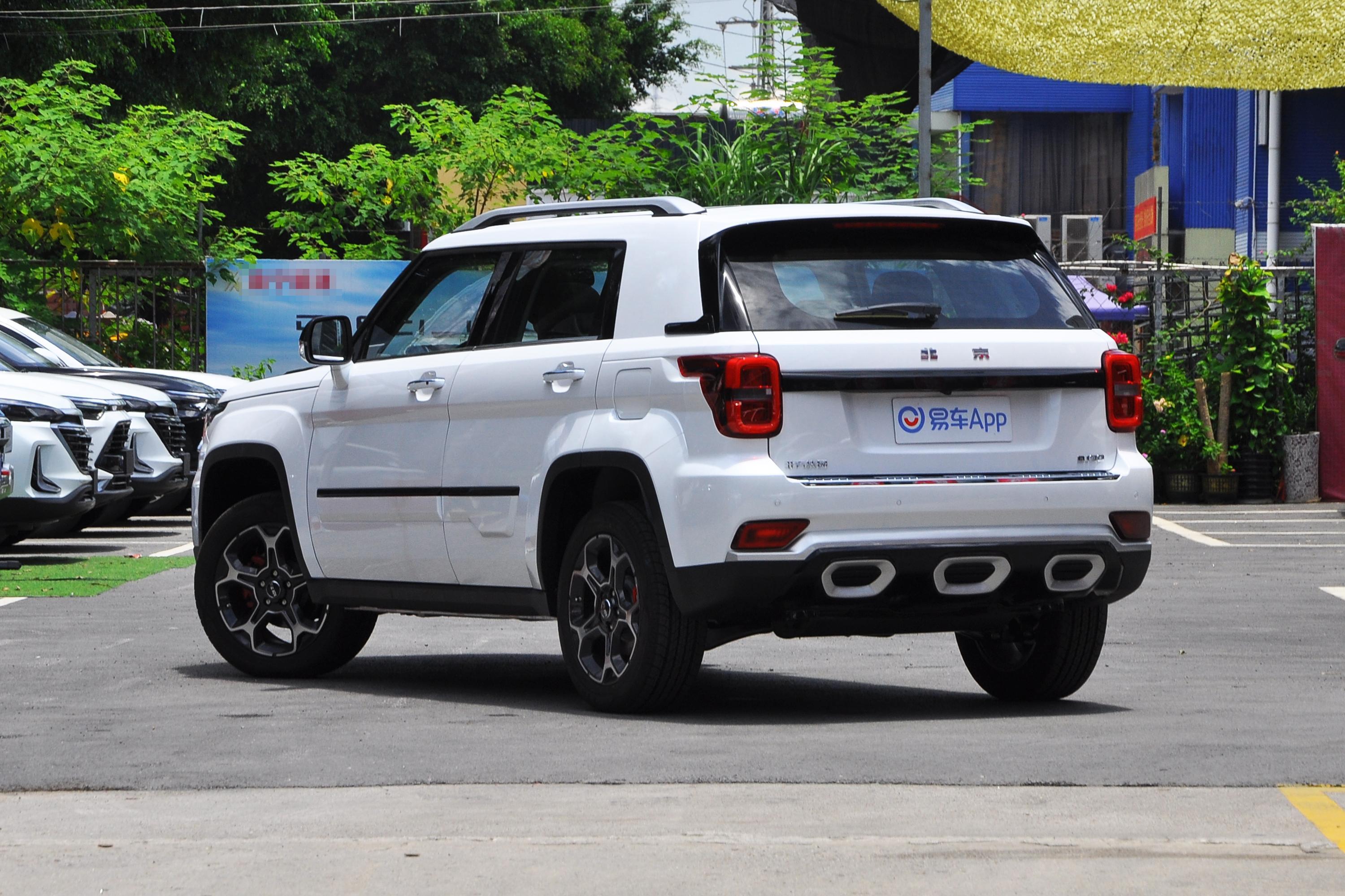 北京BJ30究竟藏着什么秘密 文能代步上班 武能跑山噼弯_易车