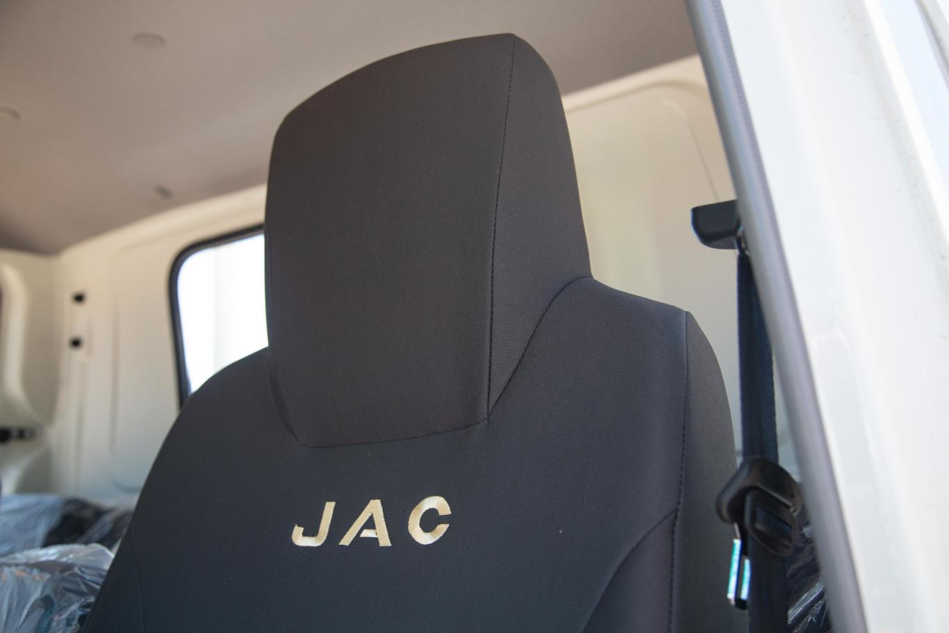 【康铃J3J3安徽全柴 2.3L 88马力 2800轴距 排半栏板轻卡 国V内饰图片-汽车图片大全】-易车