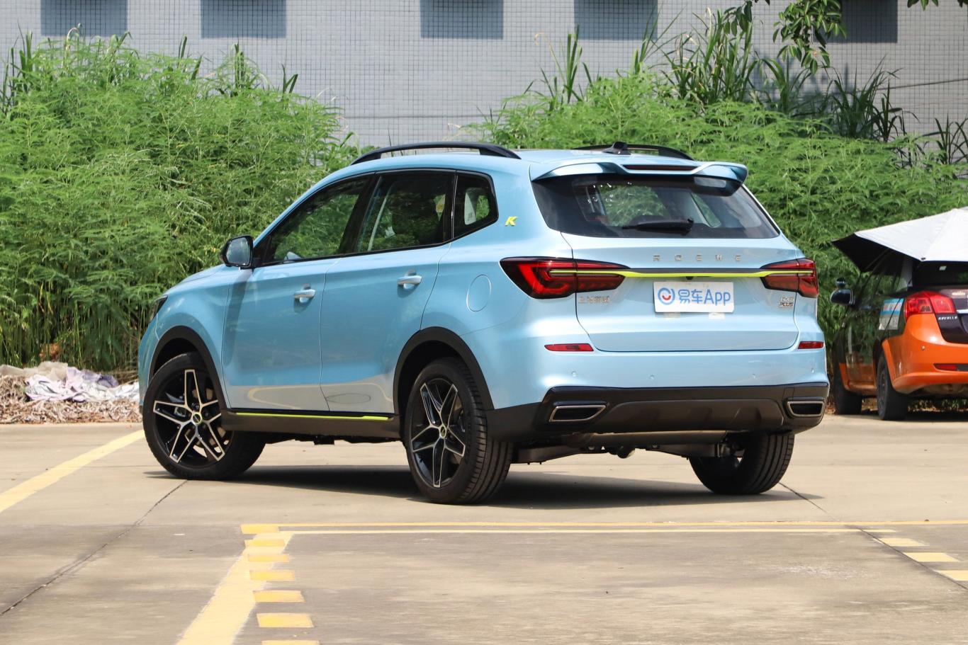 【荣威RX5PLUS 330TGI 双离合 霁风国潮智驾版侧后45度车头向左水平图片-汽车图片大全】-易车