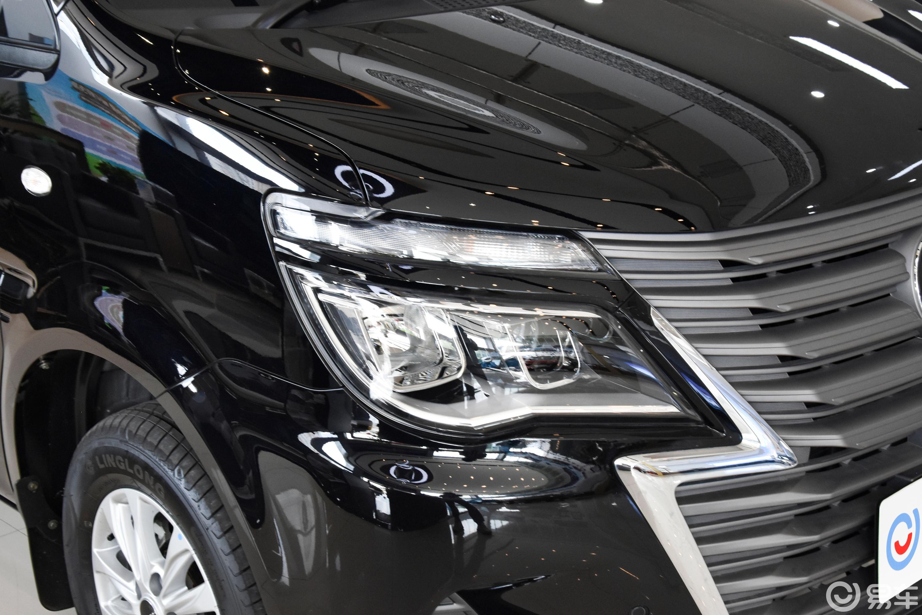 【菱智M5L 1.6L 奋斗豪华型 7座大灯侧45度俯拍图片-汽车图片大全】-易车