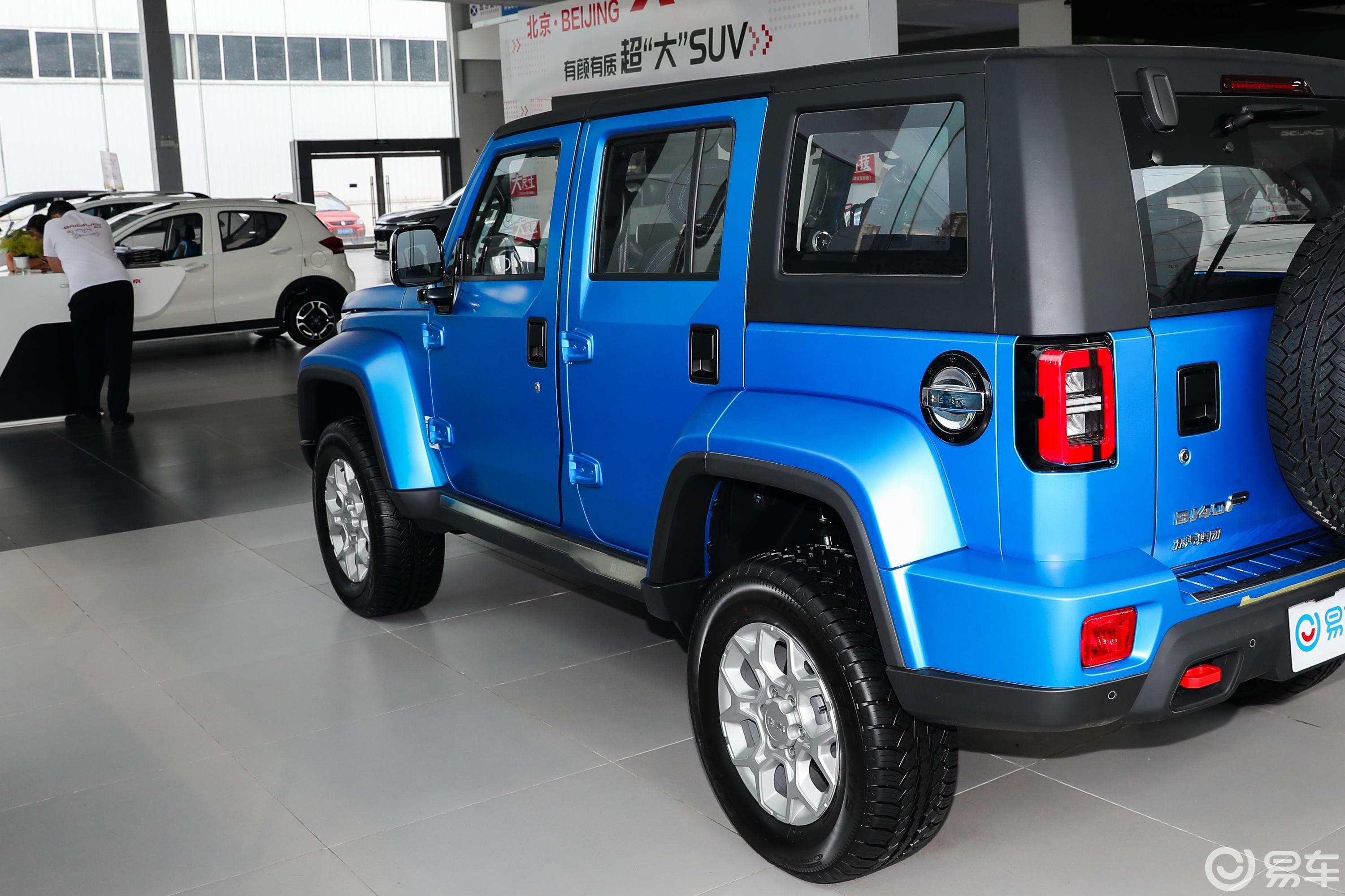 【2021款 刀锋英雄版 2.3T 手动四驱先锋版 汽油汽车图片-汽车图片大全】-易车