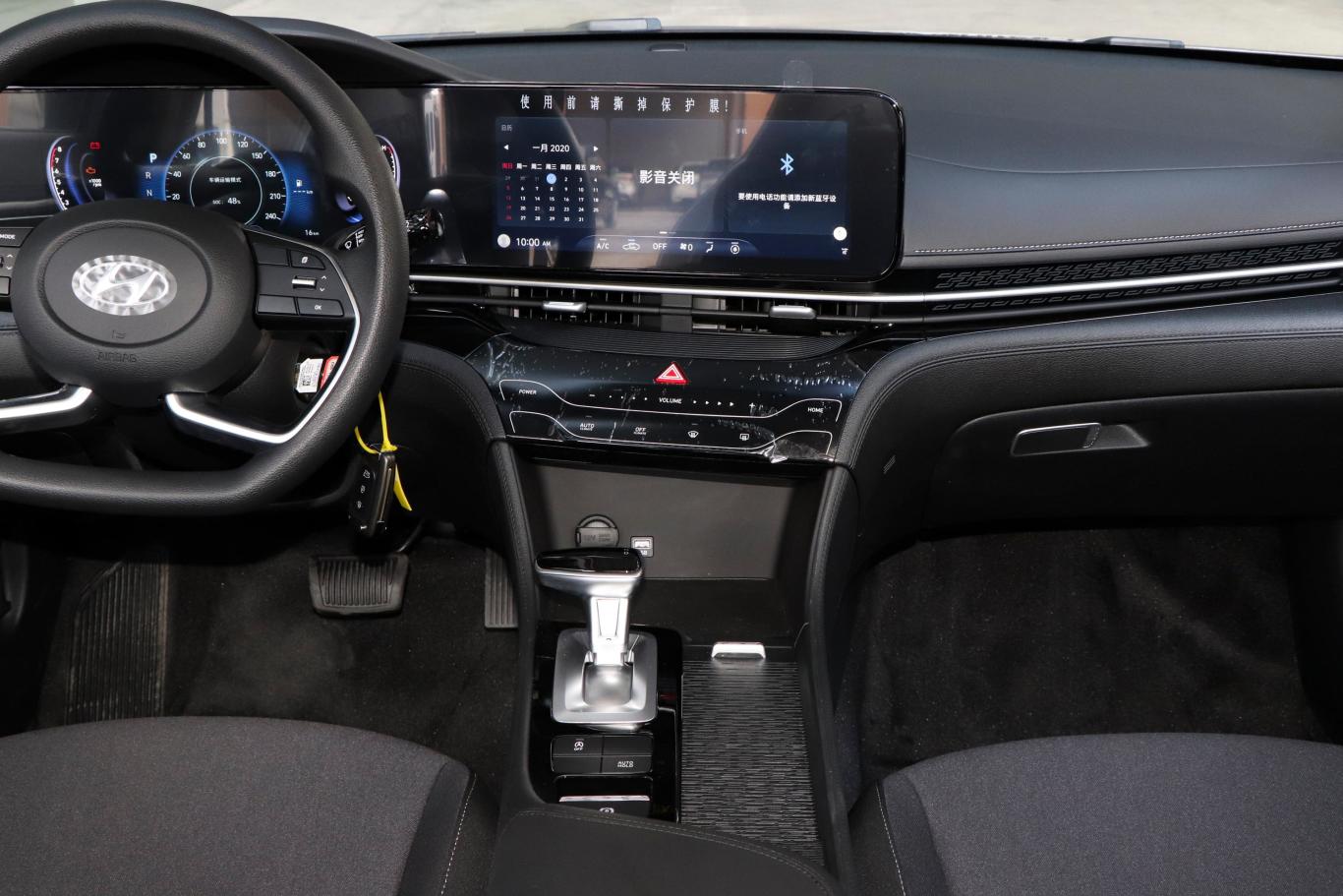 【名图1.8L CVT 领先版GLS中控台整体图片-汽车图片大全】-易车