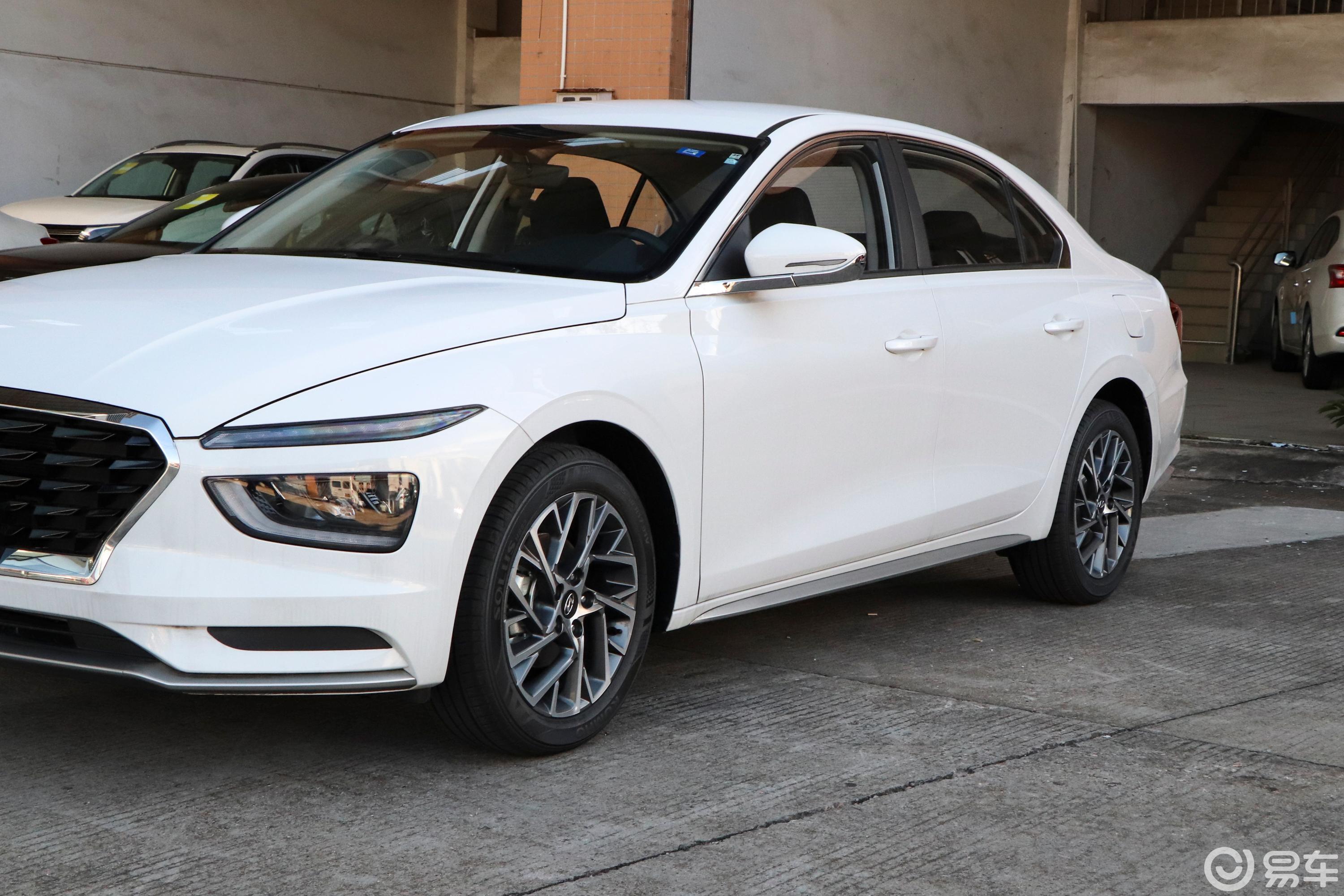 【名图1.8L CVT 领先版GLS外观细节图片-汽车图片大全】-易车