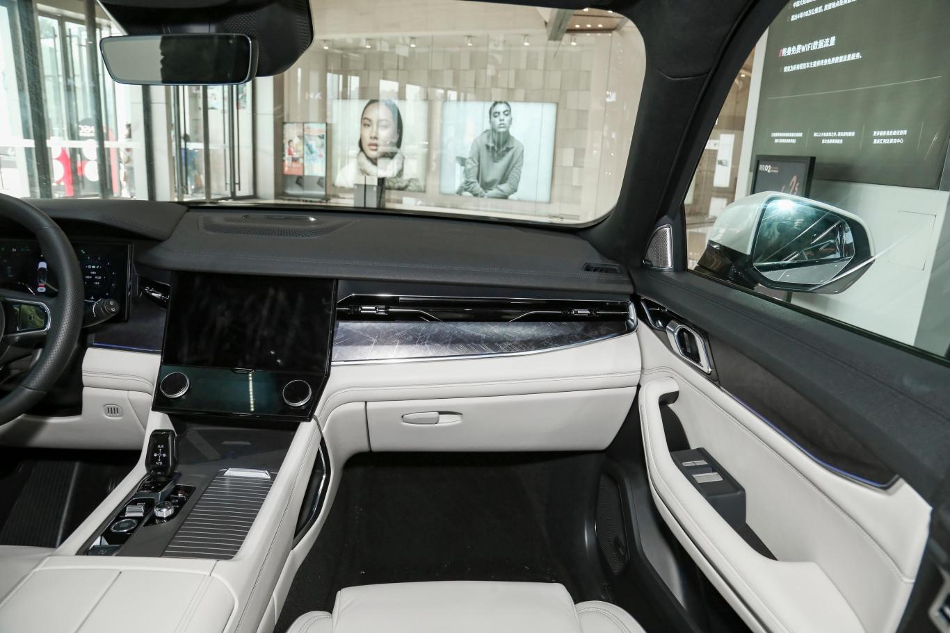 【领克092.0T 手自一体 Ultra 6座副驾驶位区域图片-汽车图片大全】-易车