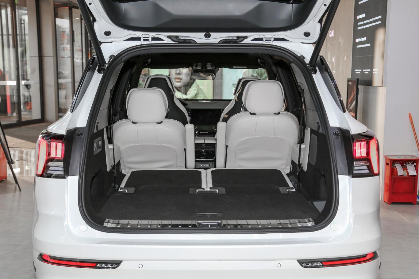 【领克092.0T 手自一体 Ultra 6座两排全部放倒图片-汽车图片大全】-易车