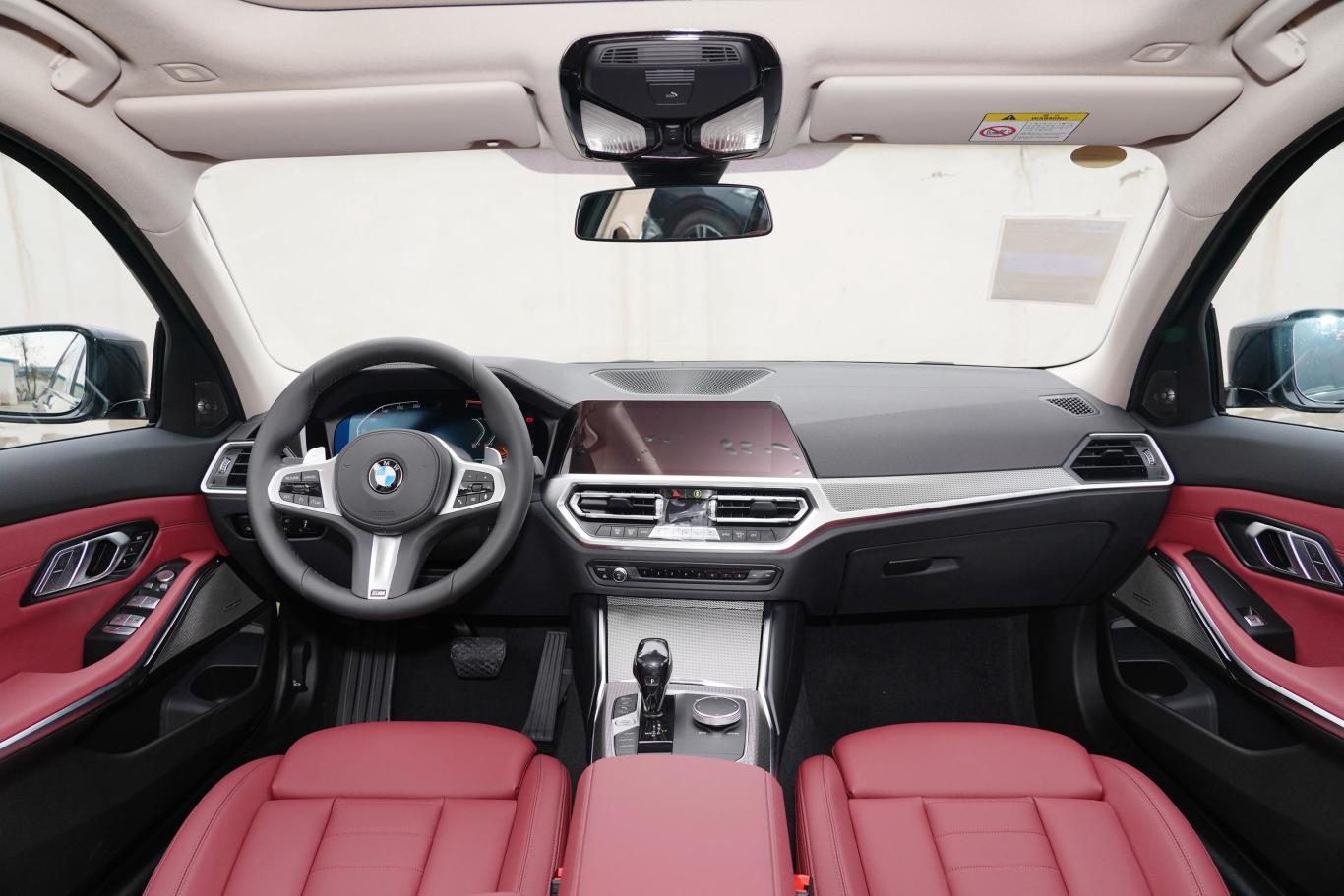 【宝马3系325Li M运动曜夜套装内饰全景正拍图片-汽车图片大全】-易车