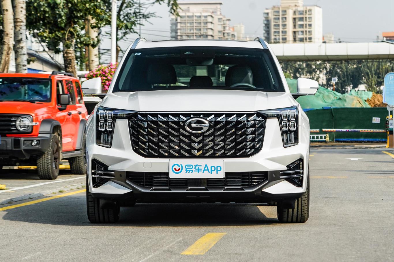 【传祺GS82.0T 四驱豪华智联版 7座正前水平图片-汽车图片大全】-易车