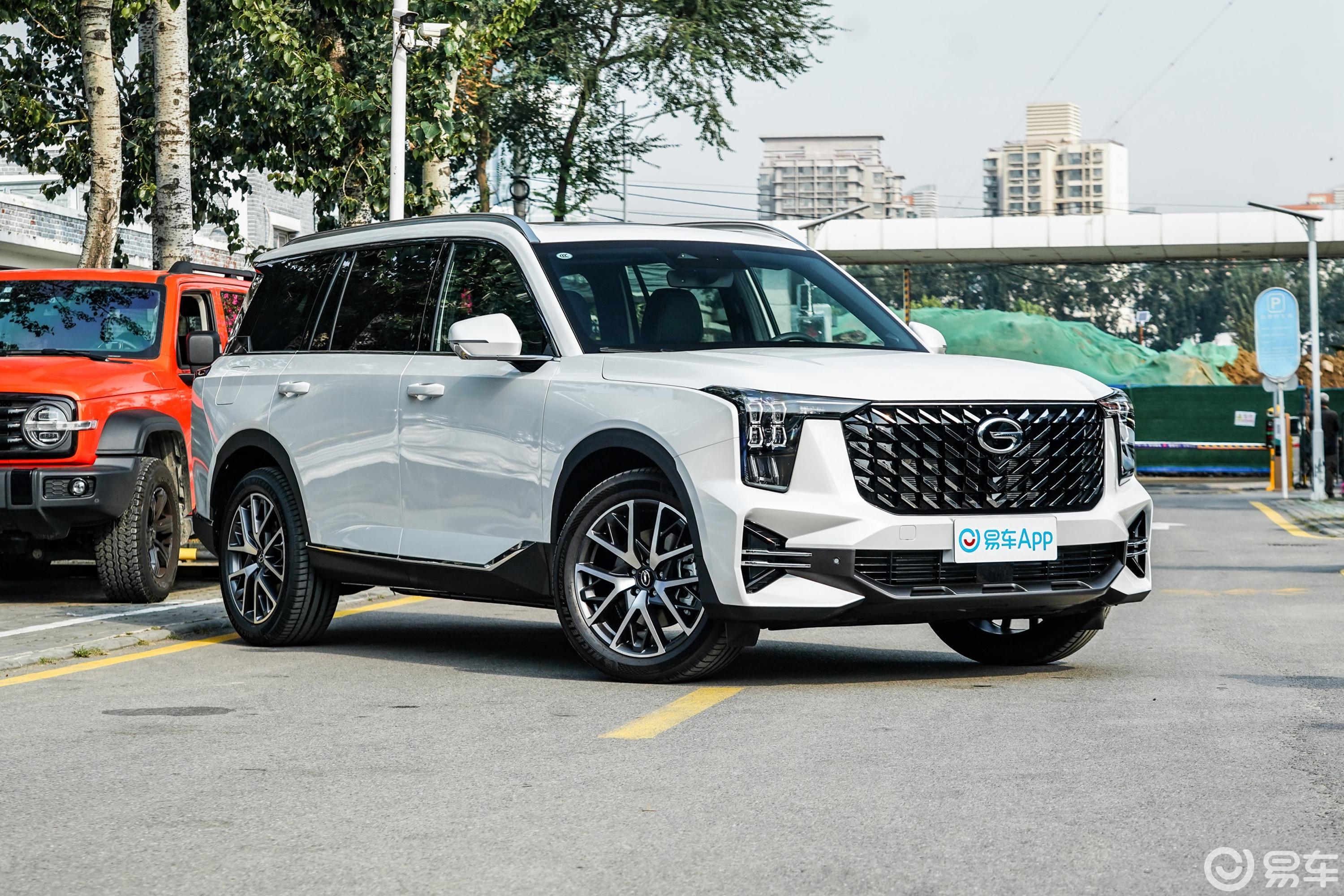 【传祺GS82.0T 四驱豪华智联版 7座侧前45度车头向右水平图片-汽车图片大全】-易车