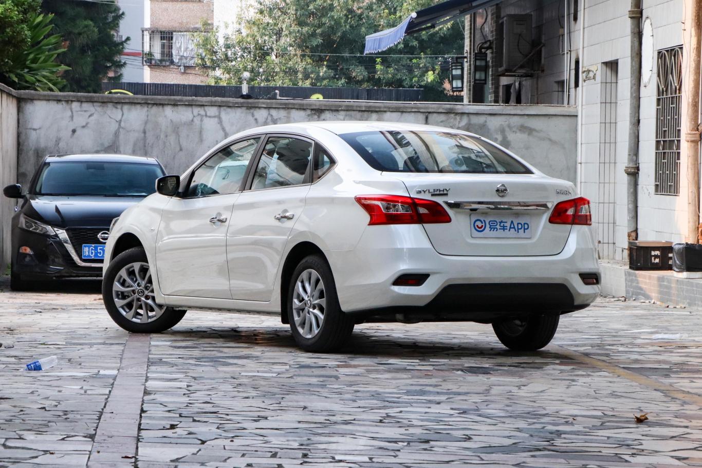 【轩逸经典 1.6L CVT XL豪华版侧后45度车头向左水平图片-汽车图片大全】-易车