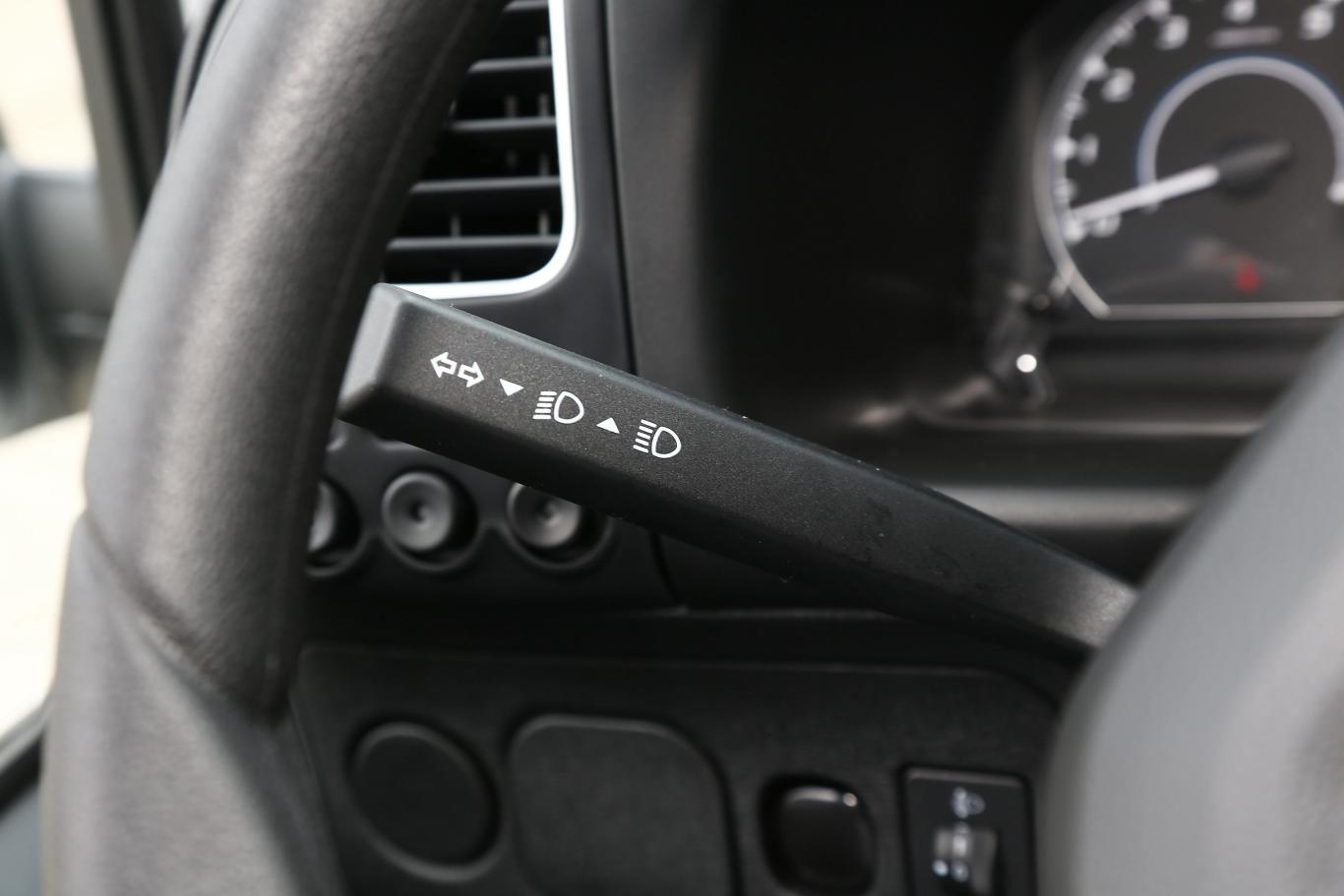 【特顺空间王 2.8T 长轴中高顶后双胎-踏 6座 国VI内饰图片-汽车图片大全】-易车