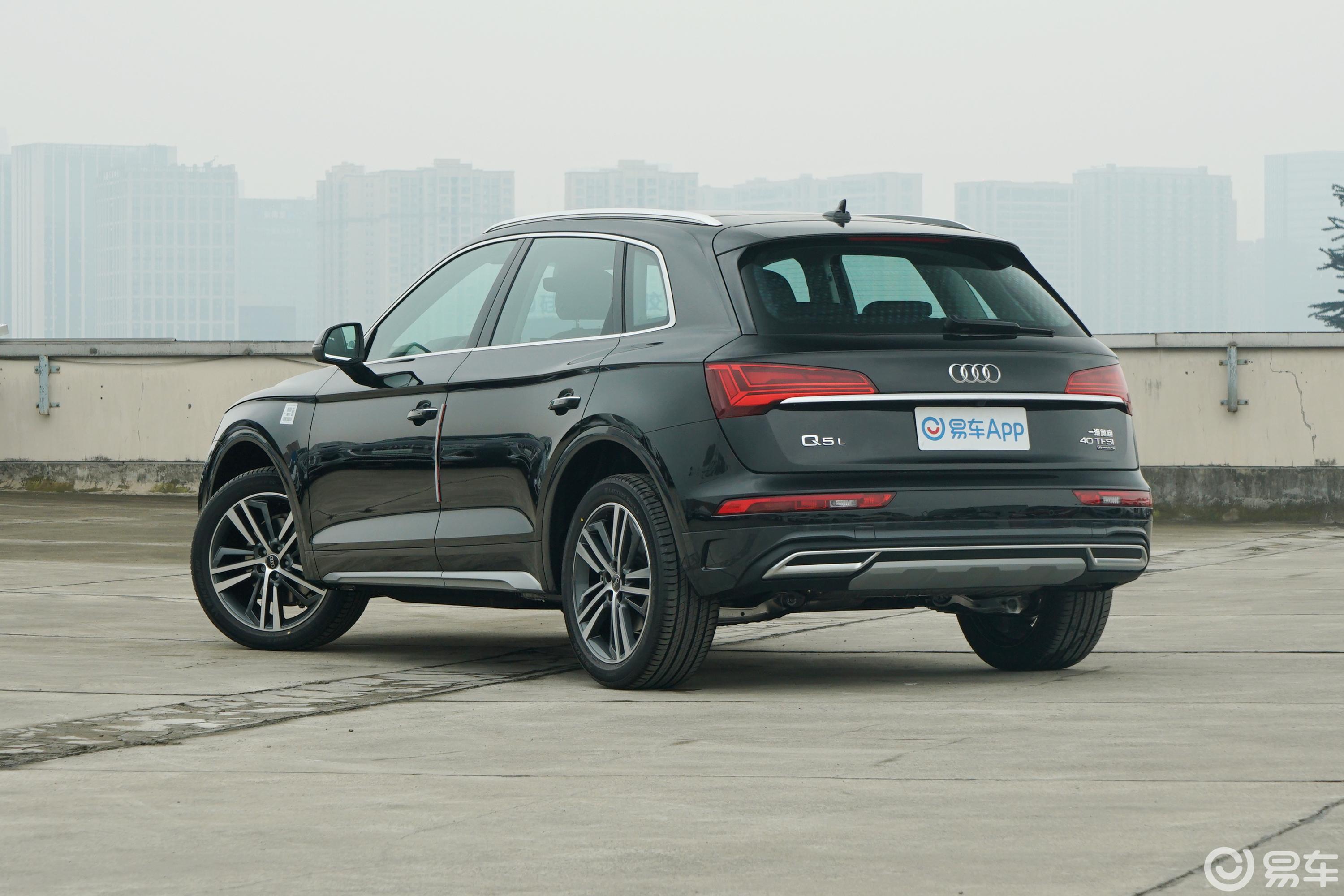【奥迪Q5L40 TFSI 时尚致雅型侧后45度车头向左水平图片-汽车图片大全】-易车