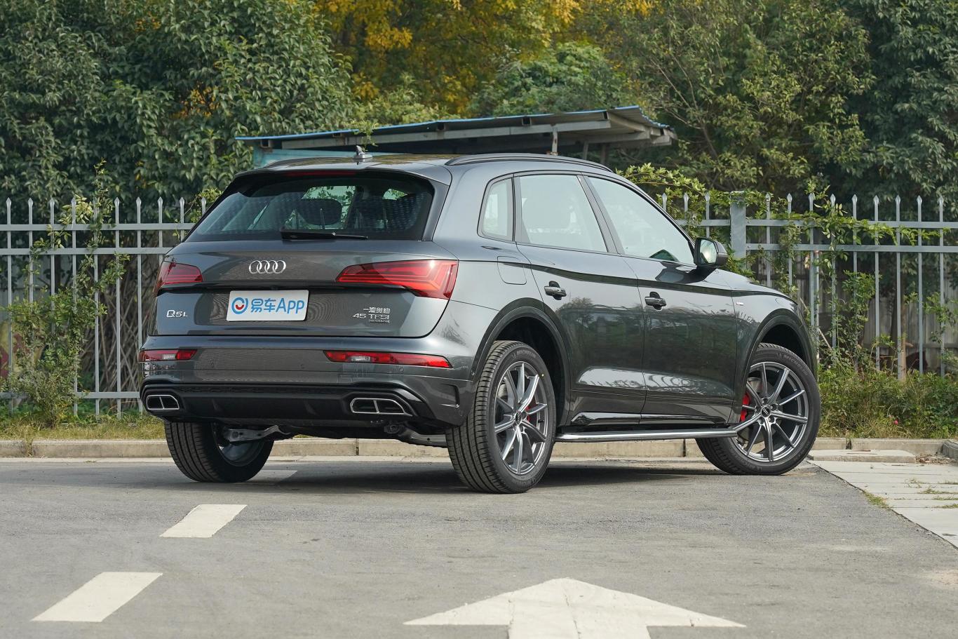 【奥迪Q5L45 TFSI 臻选动感型侧后45度车头向右水平图片-汽车图片大全】-易车
