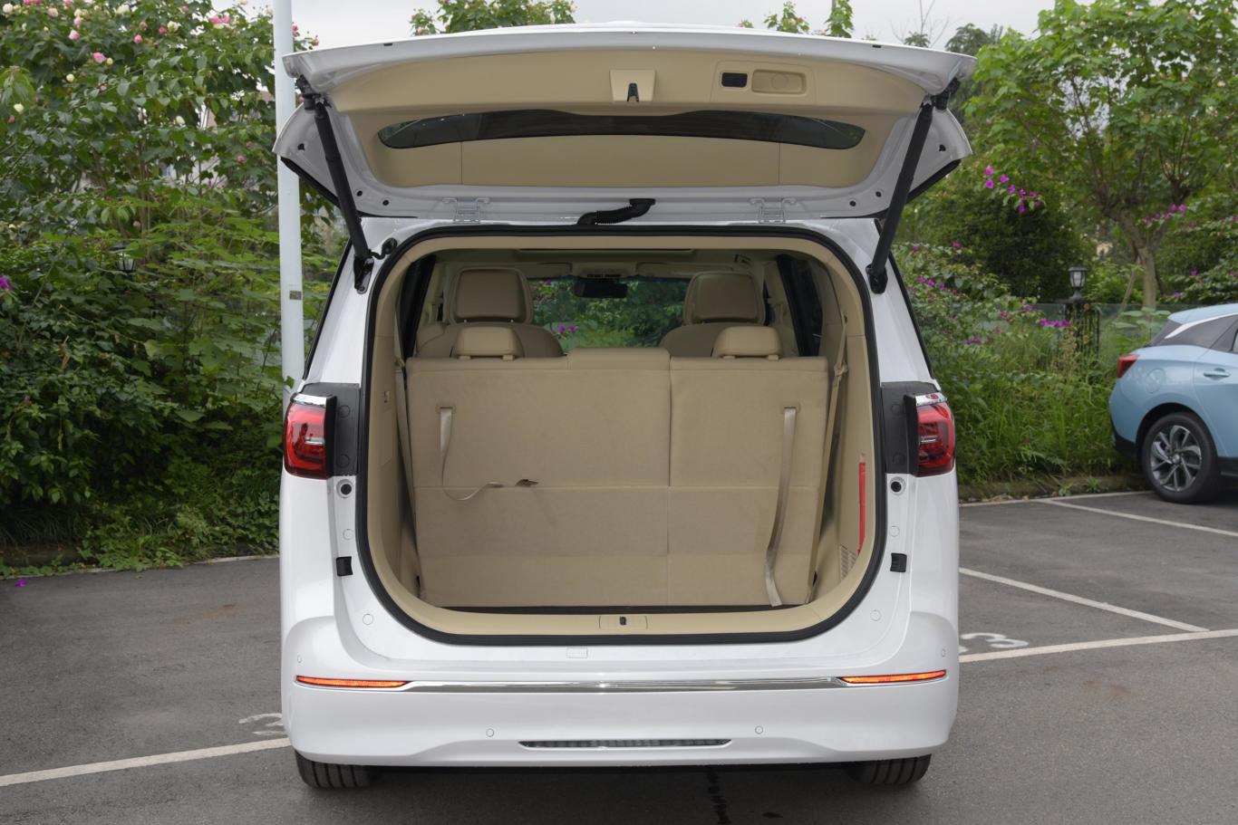 【别克GL8ES陆尊 653T 智慧豪华型 7座空间图片-汽车图片大全】-易车