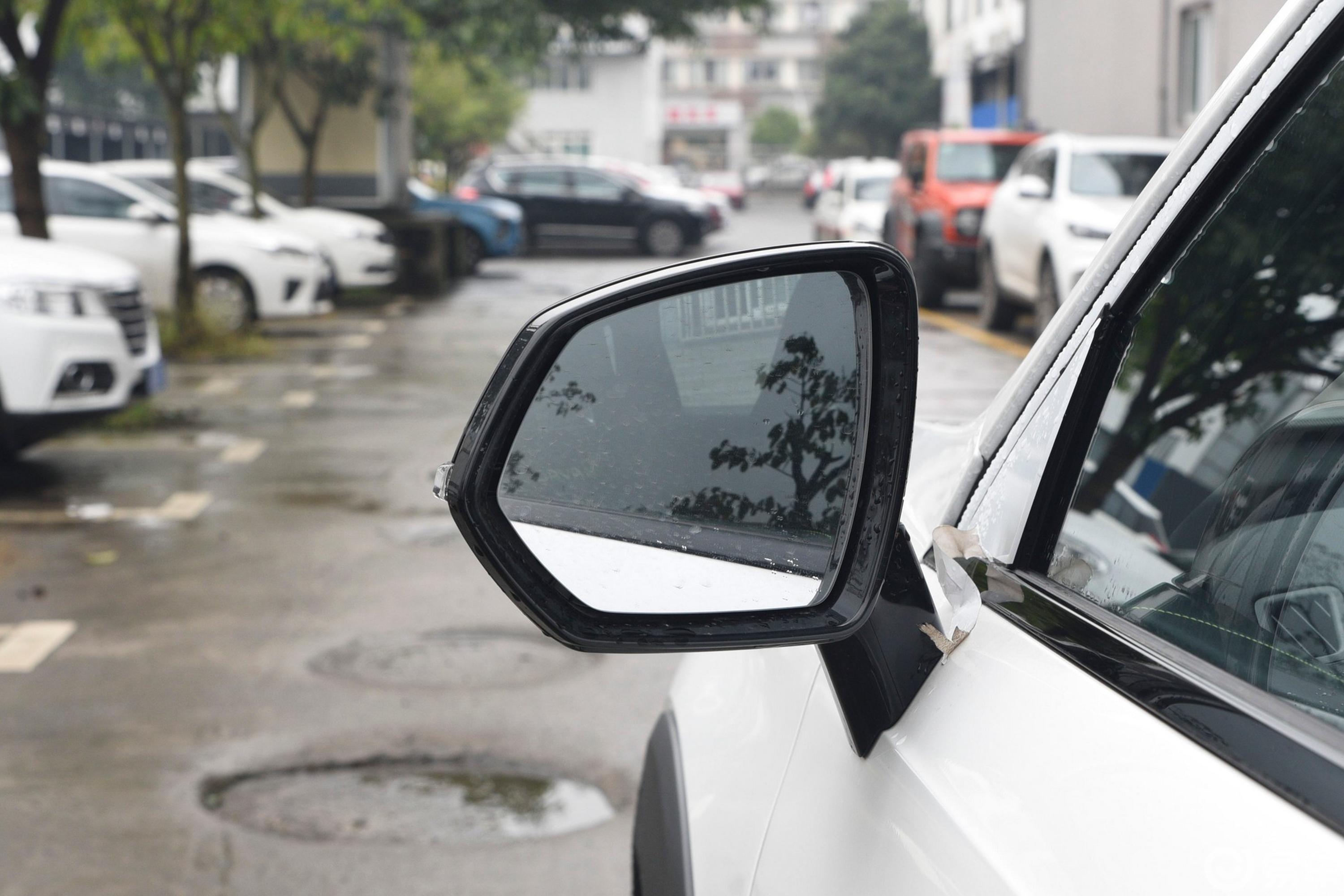 【哈弗H6S1.5T 两驱悦跑版DHT后视镜镜面图片-汽车图片大全】-易车