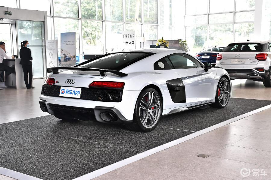 【奥迪R82021款R8 V10 Coupe Performance侧后45度车头向右水平汽车图片-汽车图片大全】-易车