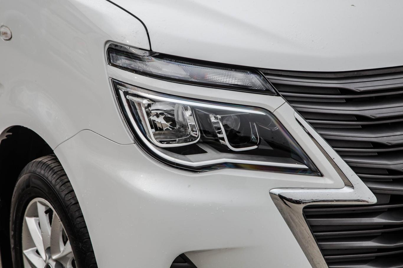 【菱智M5 1.6L 奋斗豪华型 7座大灯侧45度俯拍图片-汽车图片大全】-易车