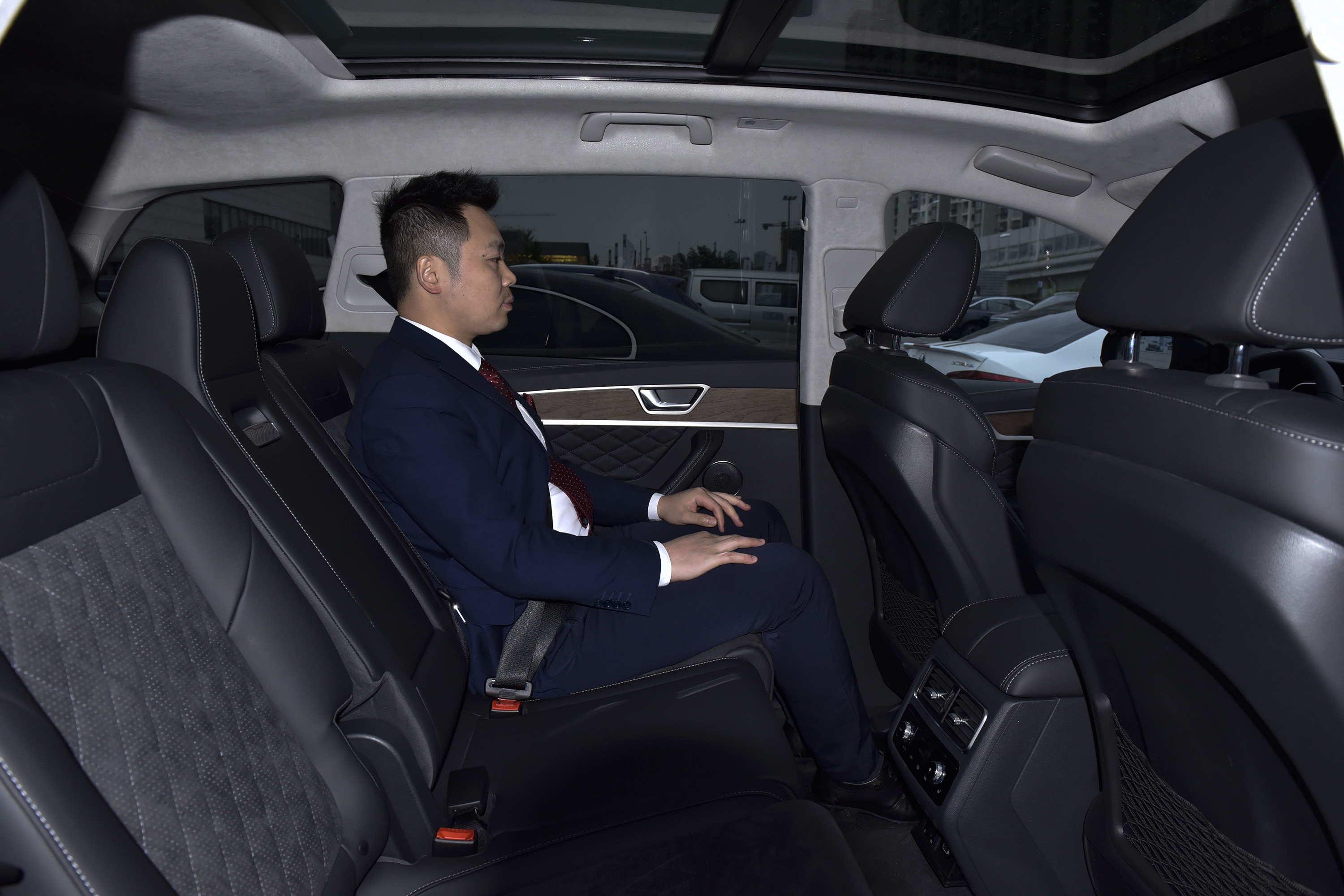 红旗HS7会是你的选择吗 家用代步无压力_易车