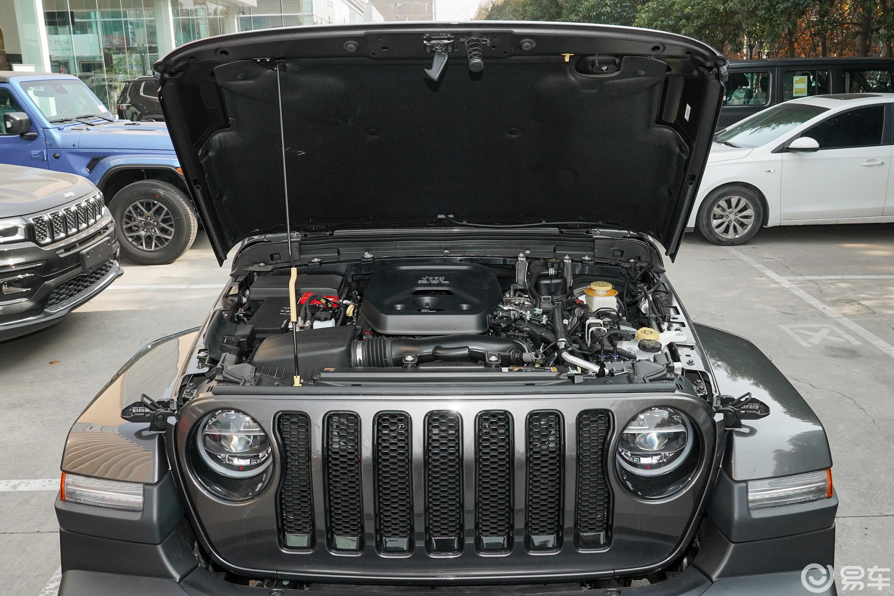 【牧马人2.0T 高地四门版发动机舱整体图片-汽车图片大全】-易车