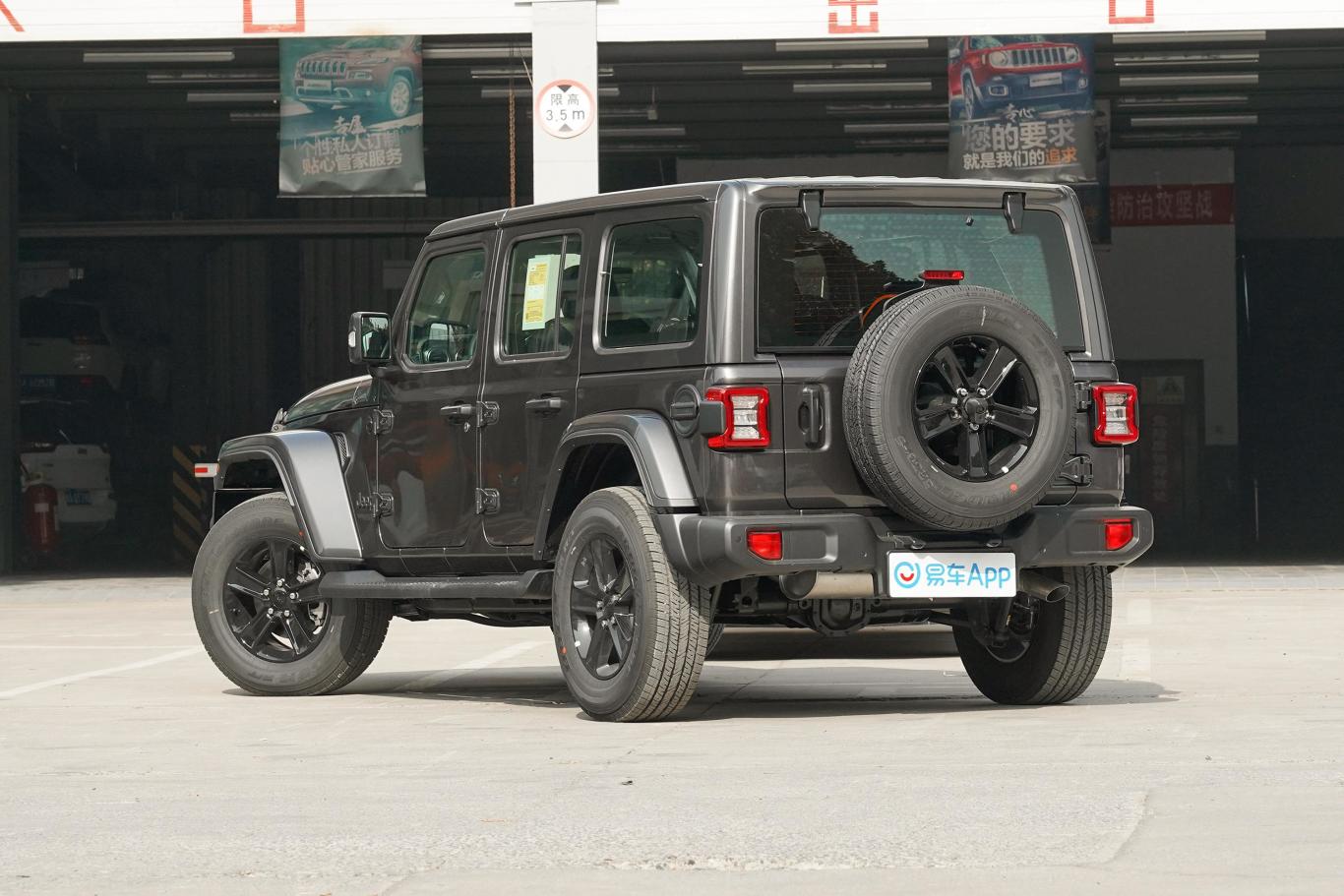 【牧马人2.0T 高地四门版侧后45度车头向左水平图片-汽车图片大全】-易车