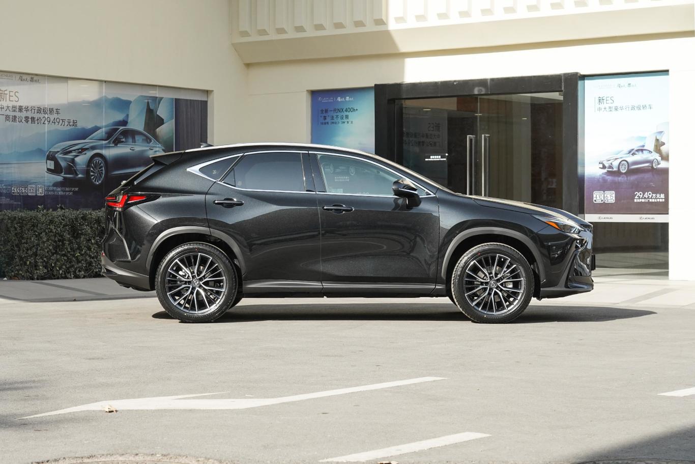 【雷克萨斯NX260 两驱创享版正侧车头向右水平图片-汽车图片大全】-易车