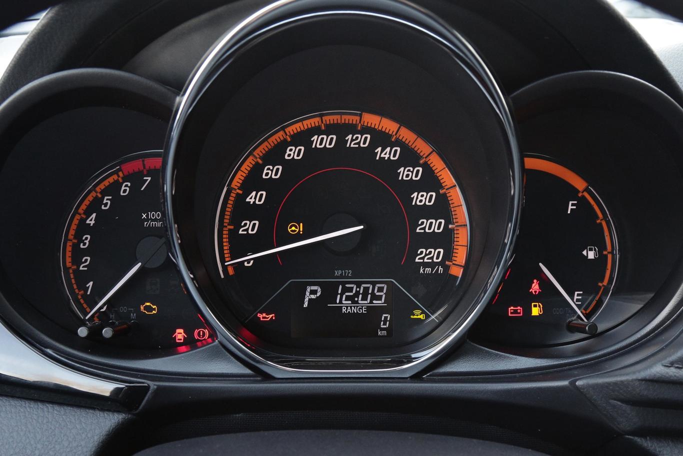 【YARiS L 致炫致炫X 1.5L CVT 豪华PLUS版主驾驶位图片-汽车图片大全】-易车