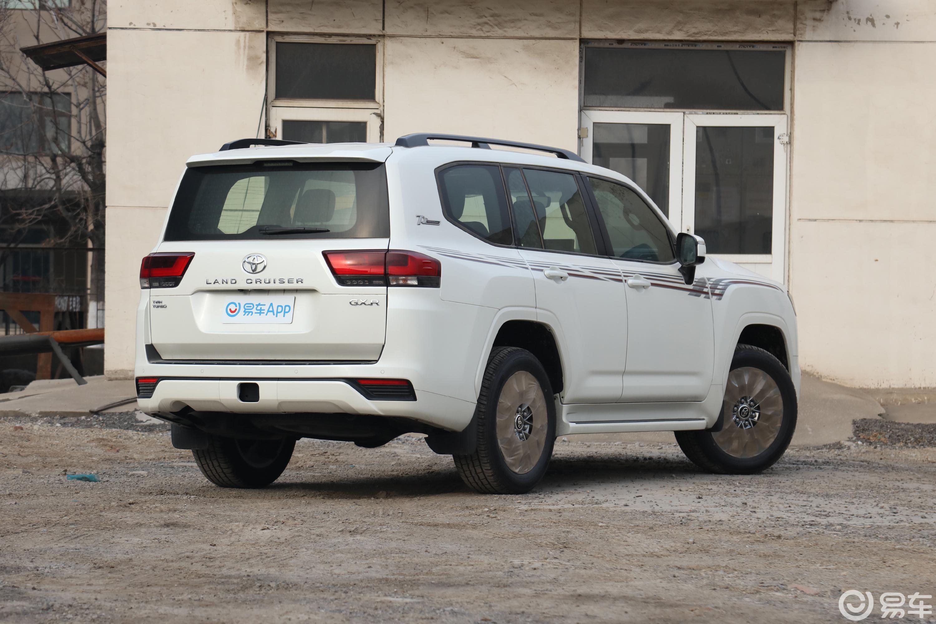 【兰德酷路泽(进口)3.5T GX-R 中东版侧后45度车头向右水平图片-汽车图片大全】-易车