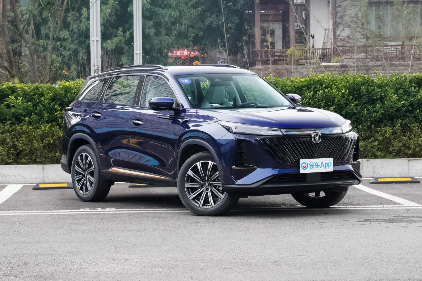 【长安CS75PLUS第二代 2.0T 旗舰型侧前45度车头向右水平图片-汽车图片大全】-易车