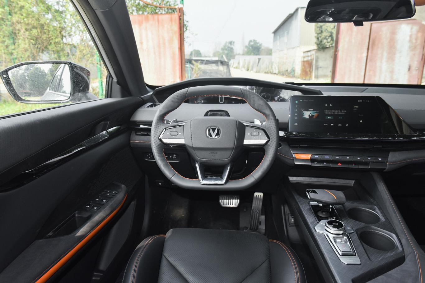 【长安UNI-V1.5T 双离合运动版驾驶位区域图片-汽车图片大全】-易车