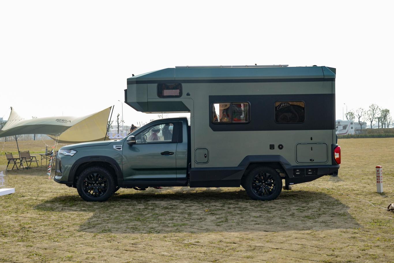 【大通T90房车探索家T90 2.0T 越野绿正侧车头向左水平图片-汽车图片大全】-易车