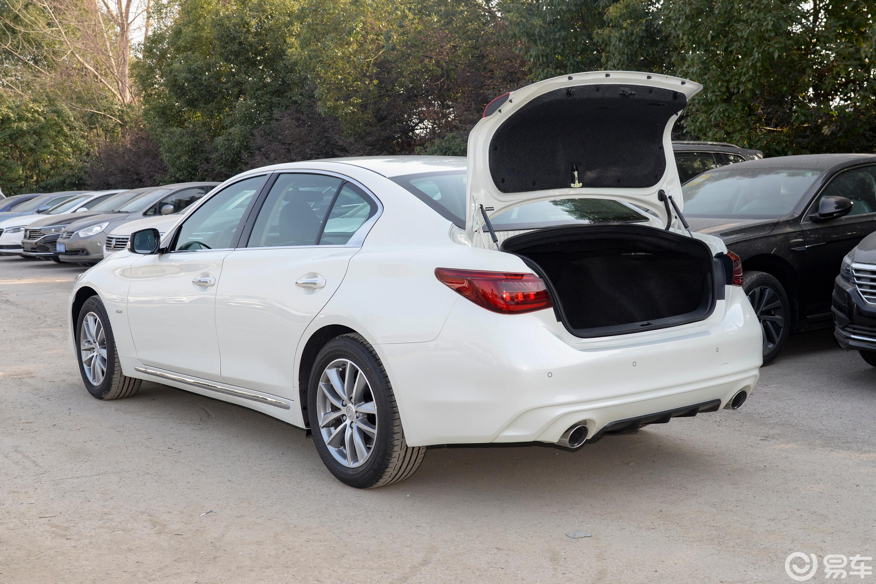 【英菲尼迪Q50L2.0T 舒适版后备厢开启45度侧拍图片-汽车图片大全】-易车