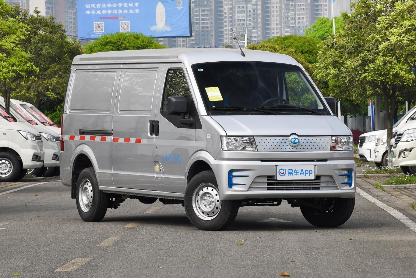 【瑞驰新能源EC35EC35 III 标准版 38.64kWh侧前45度车头向右水平图片-汽车图片大全】-易车