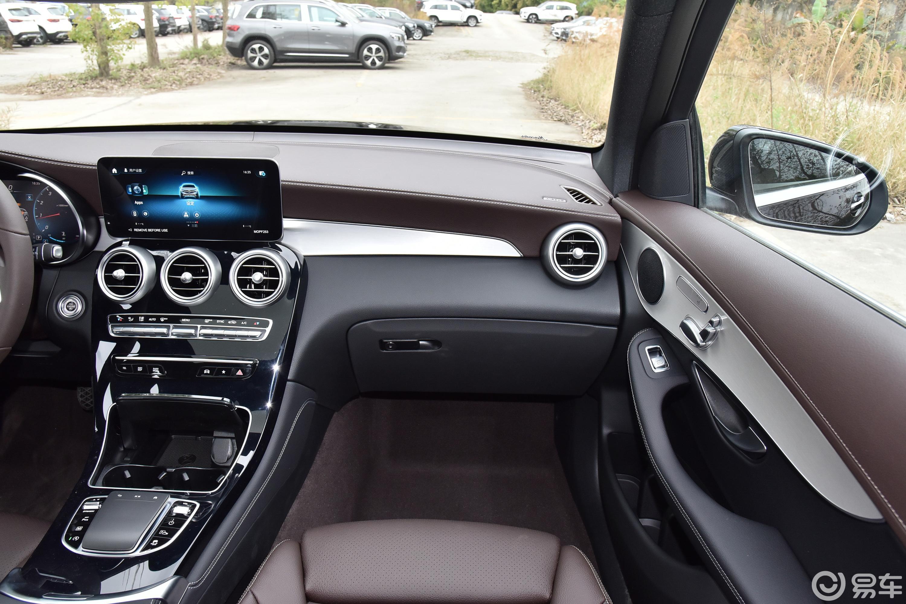 【奔驰GLC改款三 GLC 260 L 4MATIC 动感型副驾驶位区域图片-汽车图片大全】-易车