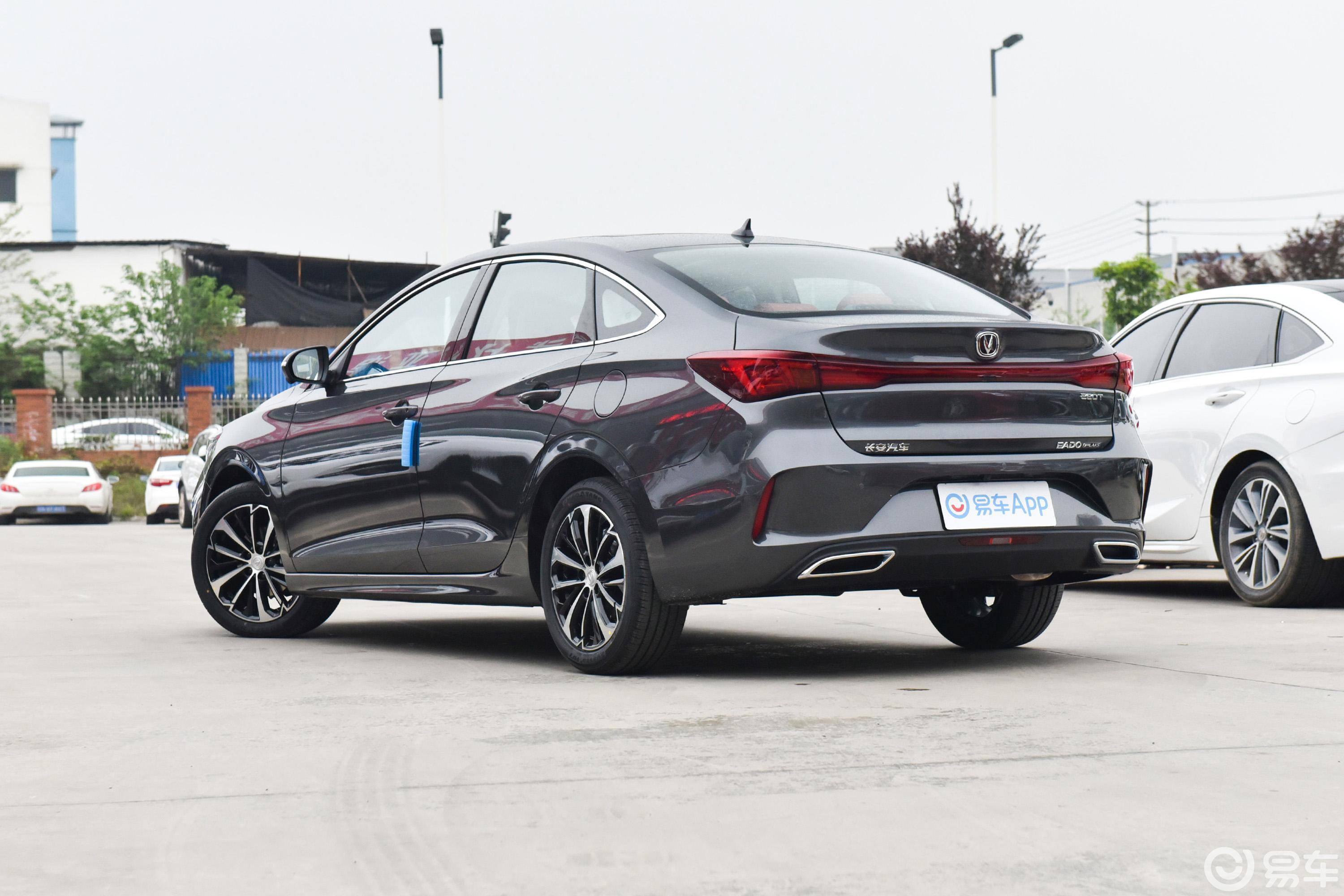 【逸动PLUS 蓝鲸NE 1.4T GDI 双离合旗舰版侧后45度车头向左水平图片-汽车图片大全】-易车