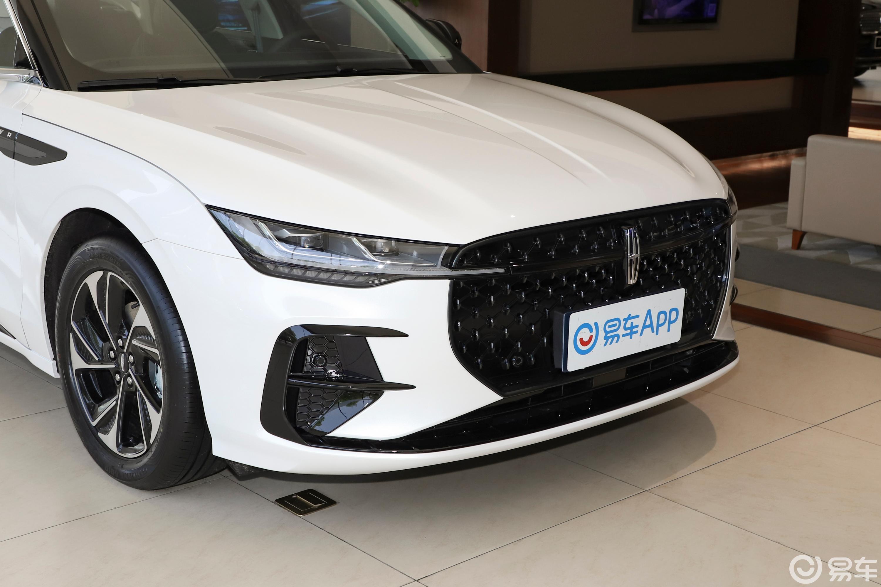 【林肯Zi酷 2.0T 尊享版前格栅侧俯拍图片-汽车图片大全】-易车