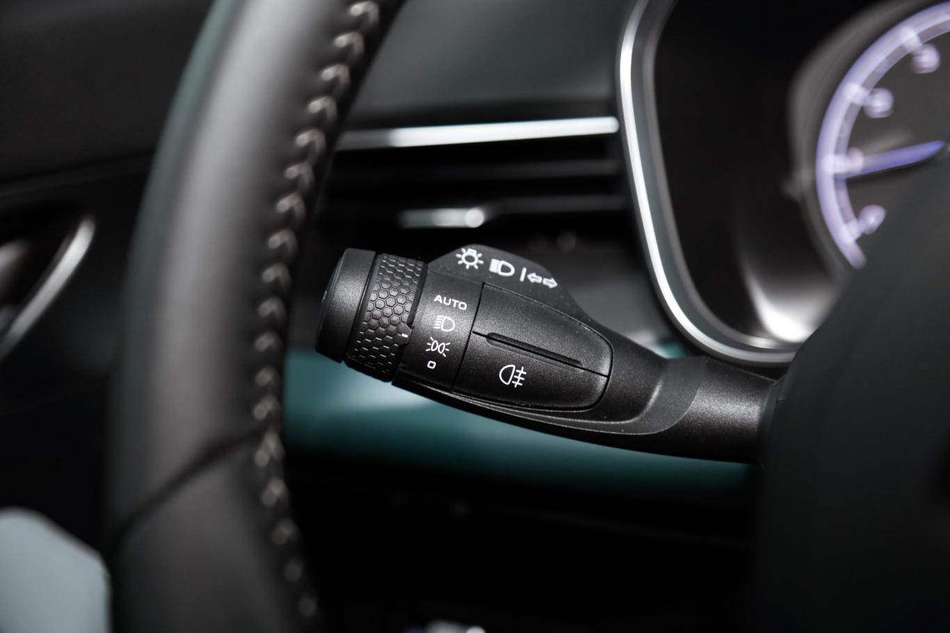 【帝豪S1.4T CVT 跨界玩家版主驾驶位图片-汽车图片大全】-易车