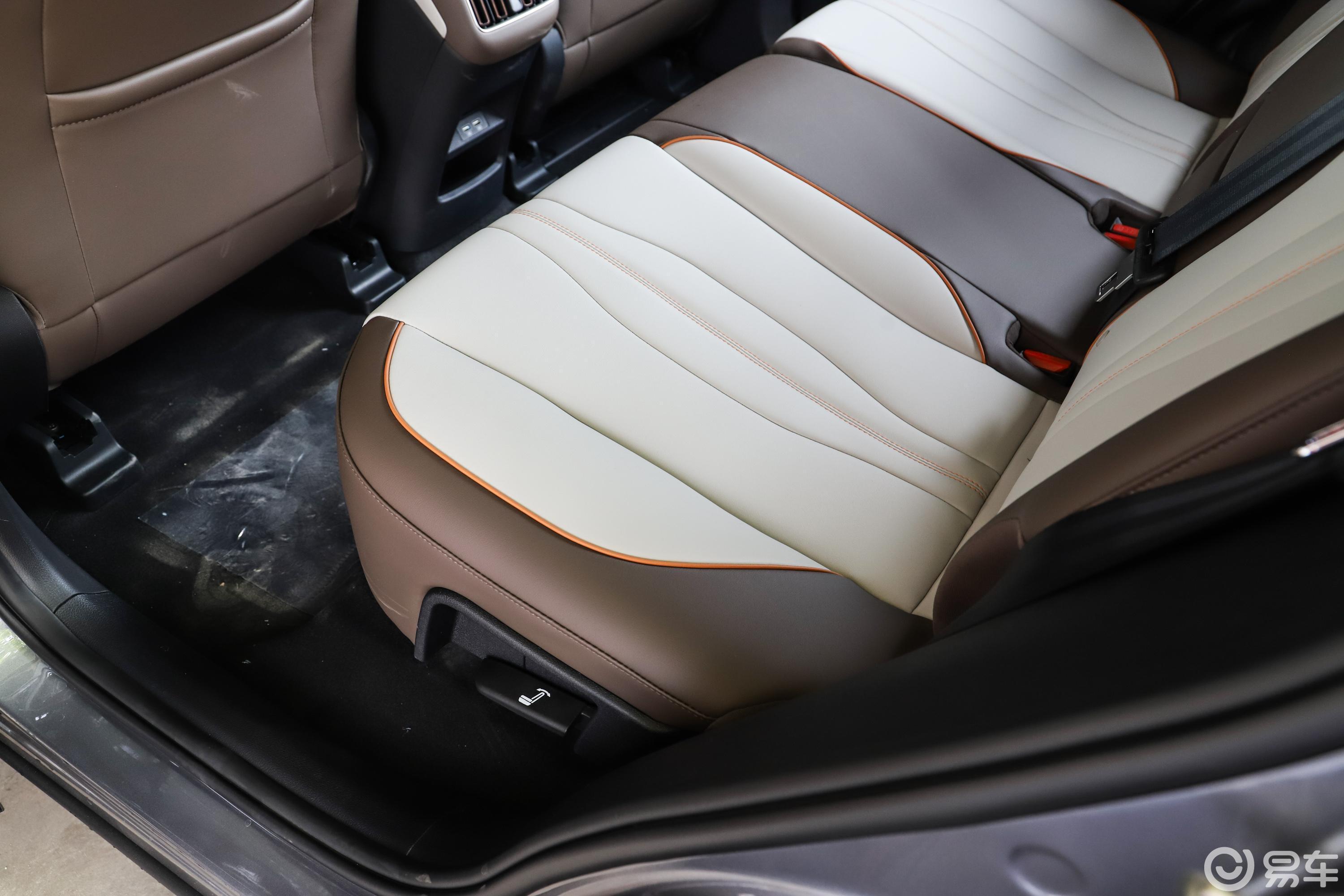 【宋Pro新能源DM-i 1.5L 51KM 豪华型后排空间图片-汽车图片大全】-易车