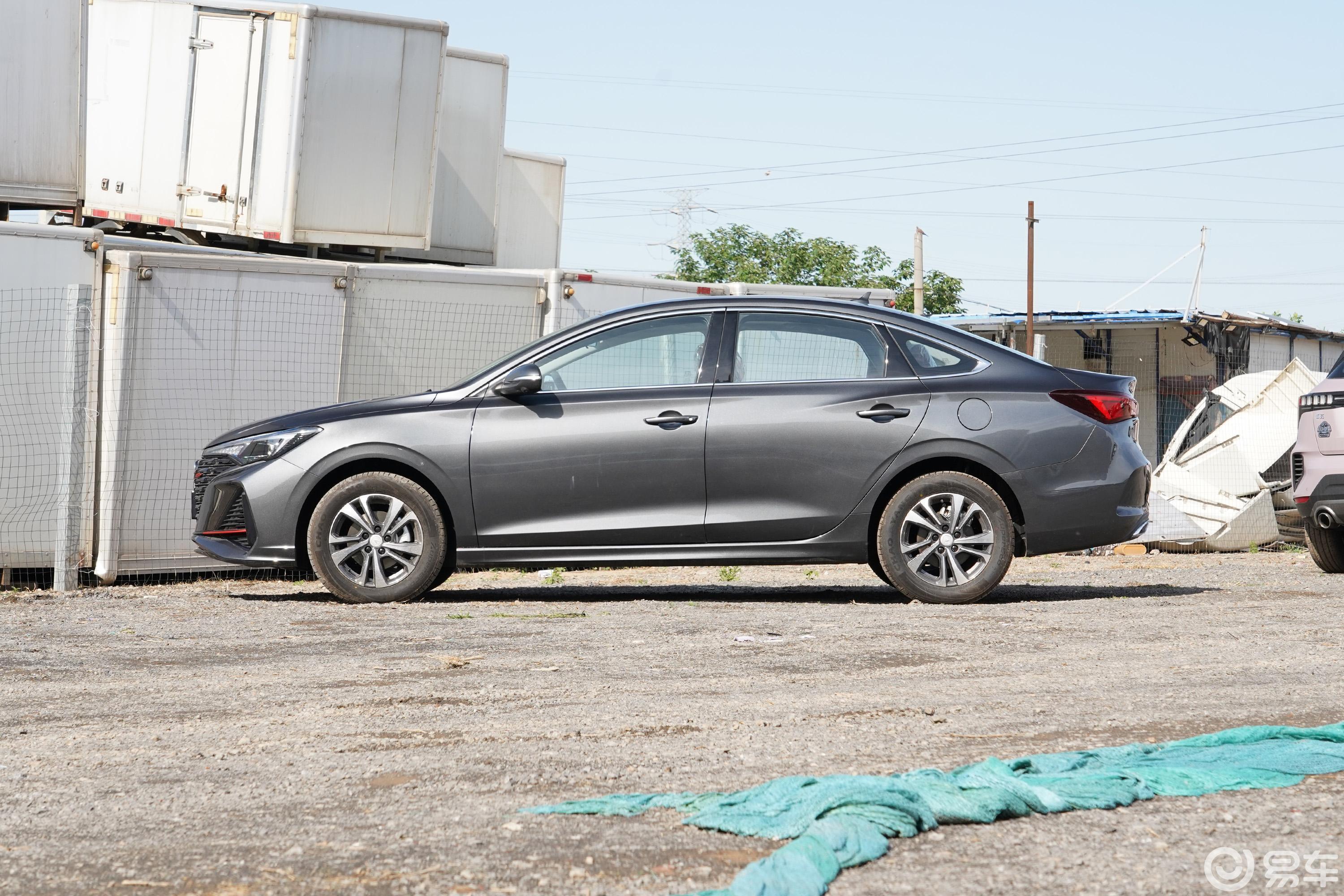 【逸动PLUS 蓝鲸NE 1.4T GDI 双离合尊贵版正侧车头向左水平图片-汽车图片大全】-易车