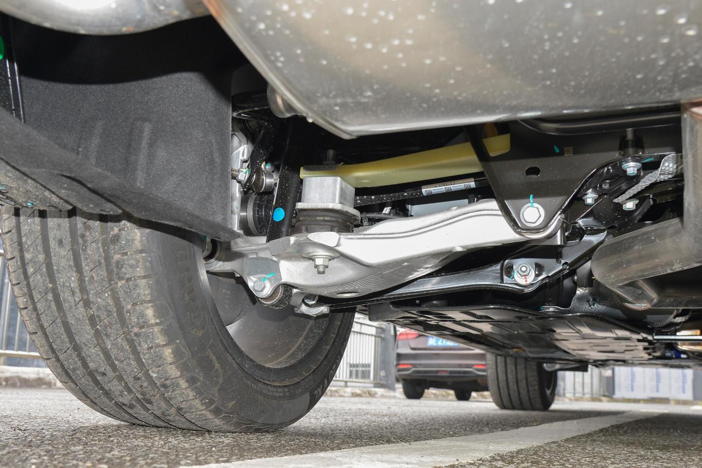 【领克092.0T 手自一体 Halo 7座动力底盘图片-汽车图片大全】-易车