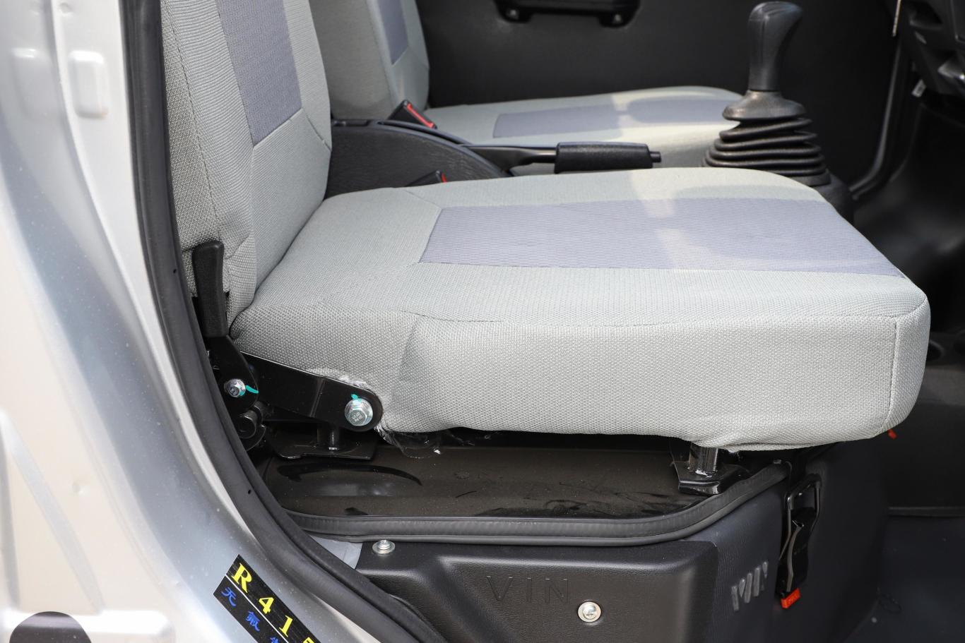 【东风小康K011.3L 手动 基本型 国VI内饰图片-汽车图片大全】-易车