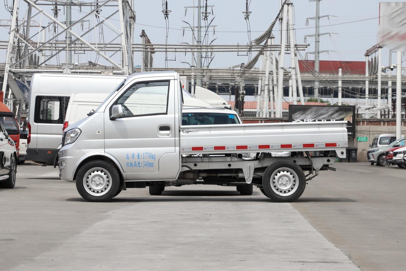 【东风小康K011.3L 基本型正侧车头向左水平图片-汽车图片大全】-易车