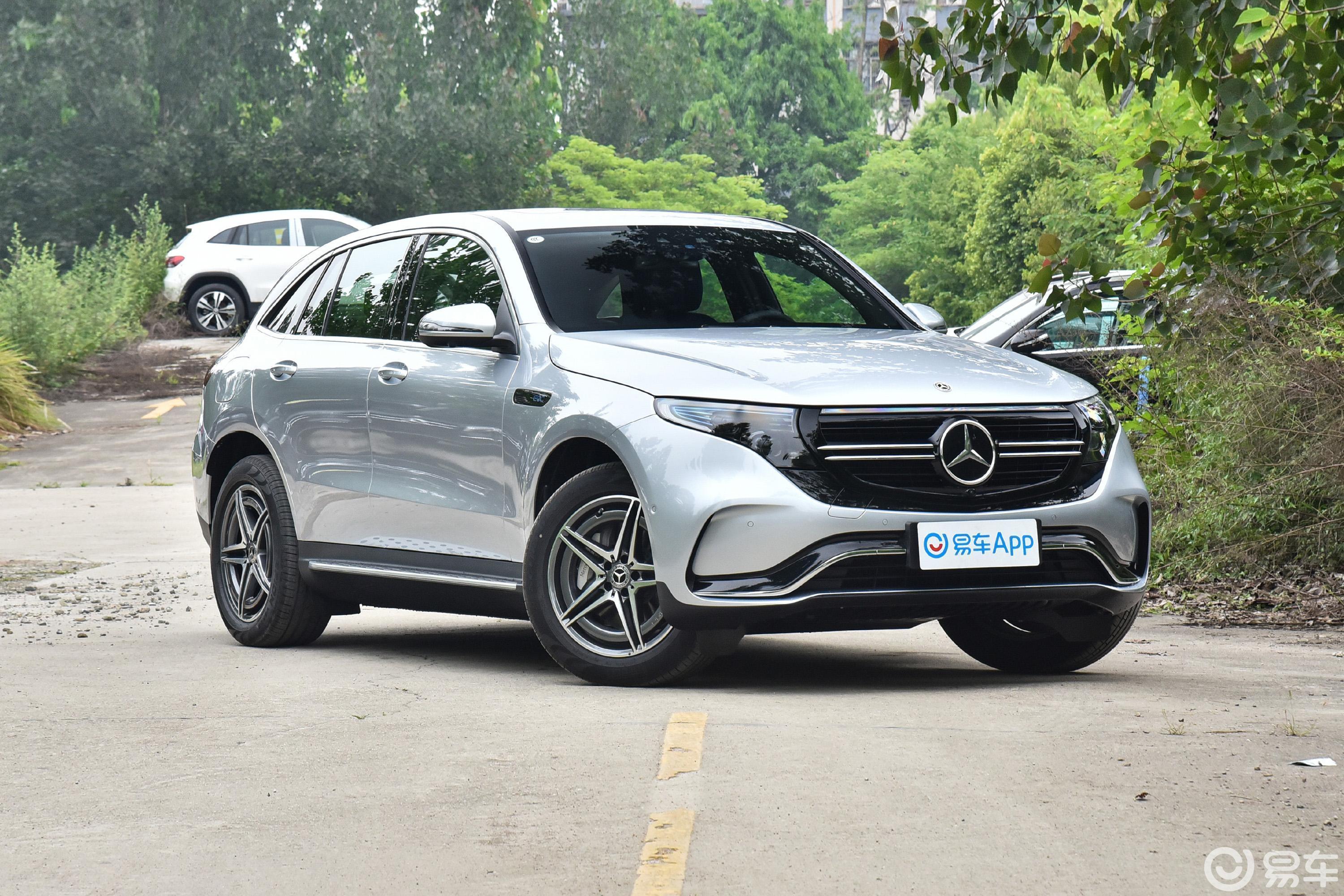 【奔驰EQC改款 EQC 400 4MATIC侧前45度车头向右水平图片-汽车图片大全】-易车